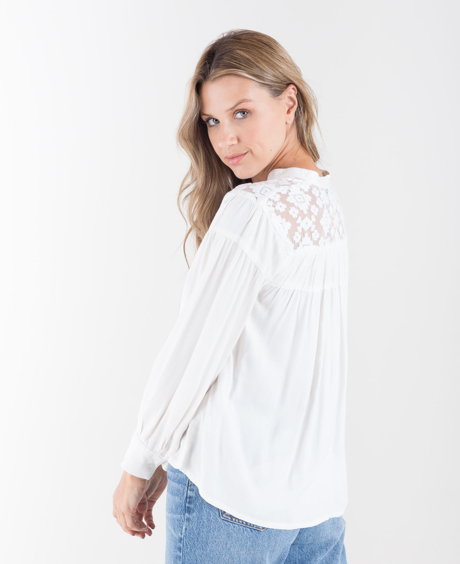 Camisa para mujer cruda manga larga con almilla en malla bordada ...